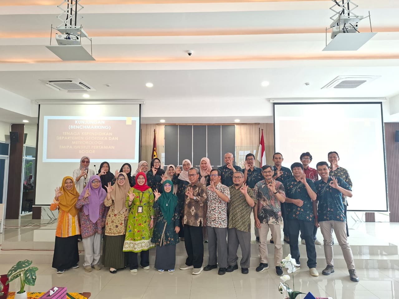 Benchmarking Departemen Geofisika dan Meteorologi IPB ke FMIPA Unsoed